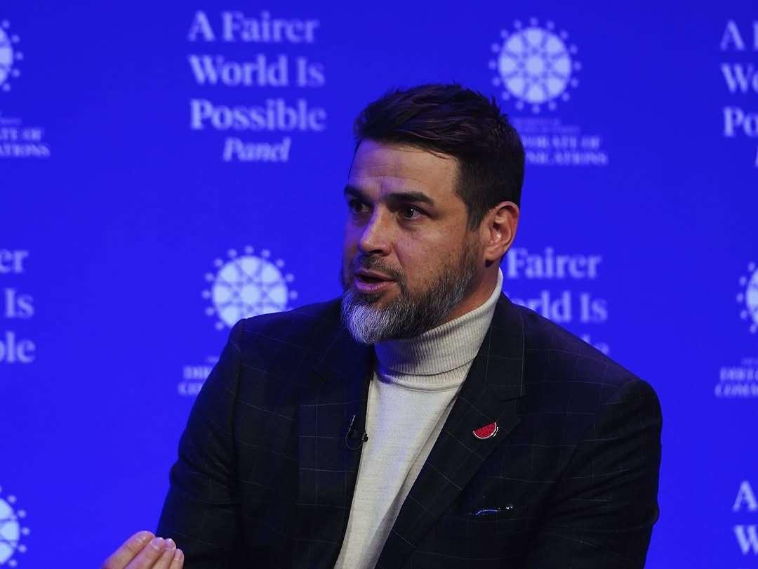 Gamze Özçelik'in eşi Reshad Strik'in takdir alan konuşması ...